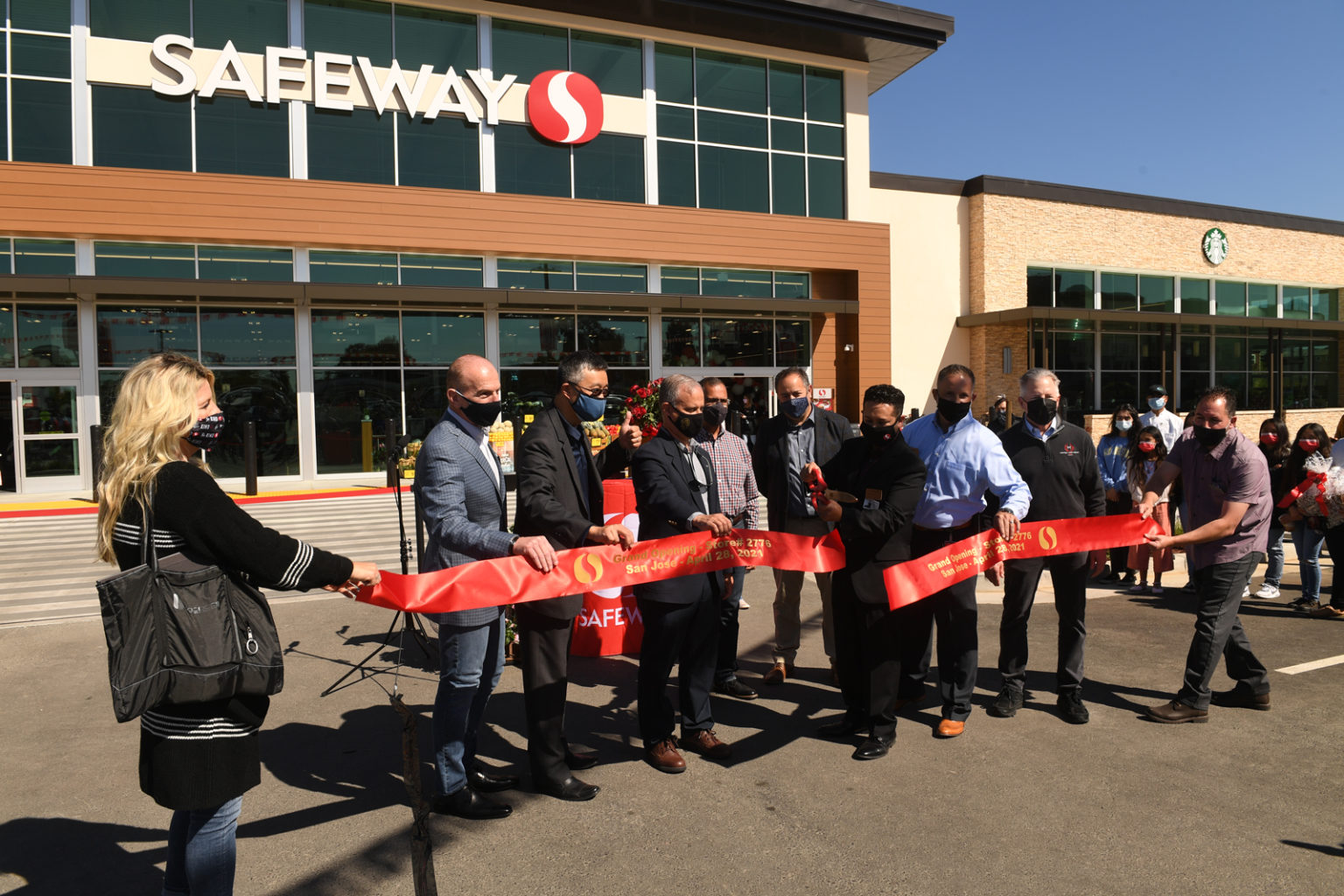 Safeway Opens Brand New Store at Market Park San Jose